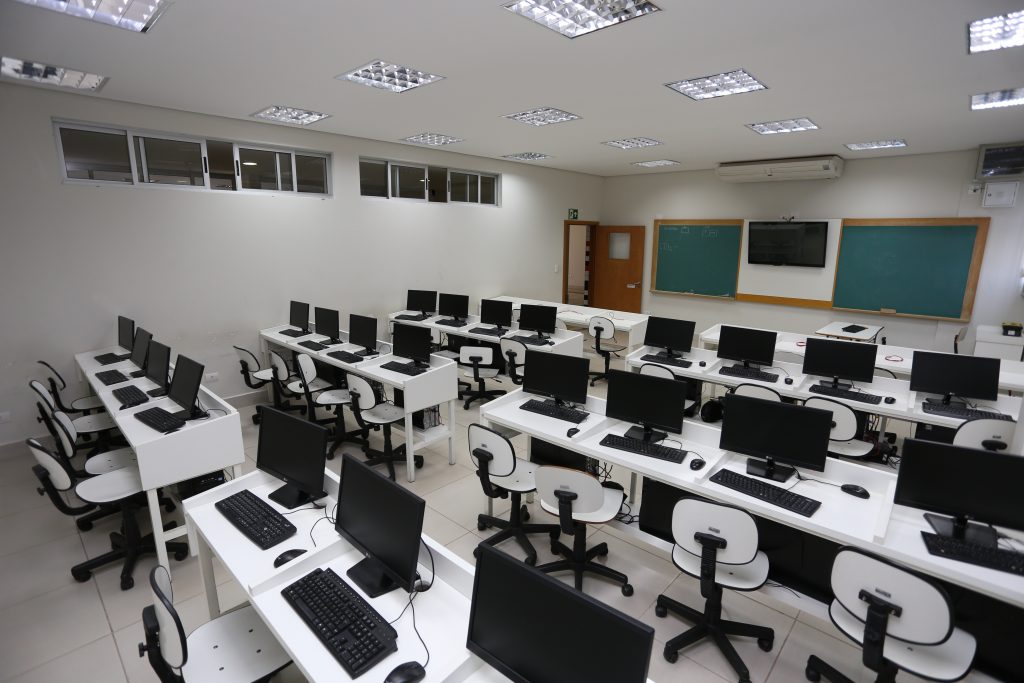 Conheça os Laboratórios do curso de Engenharia da Computação